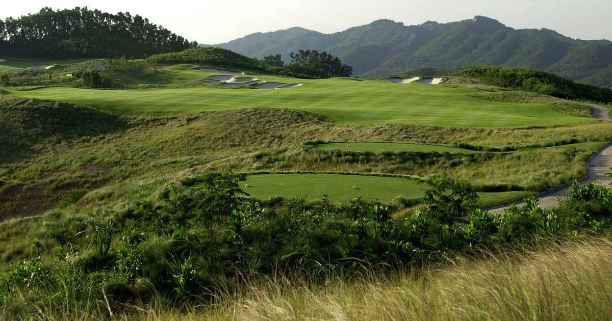Mission Hills Golf Club - Greg Norman Golf Course Design